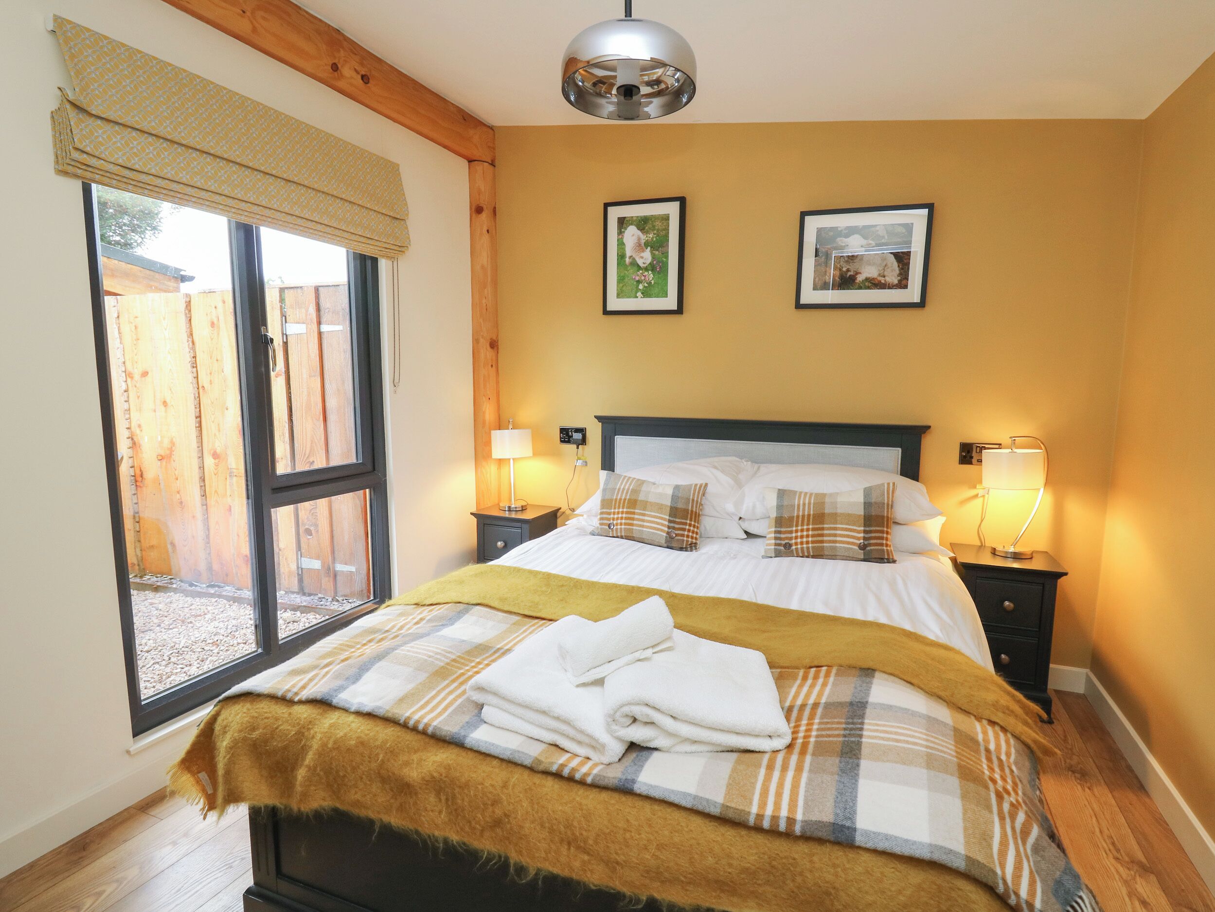 Rhosyn, Pet Friendly, Character Holiday Cottage In Llangadfan - Gwynedd