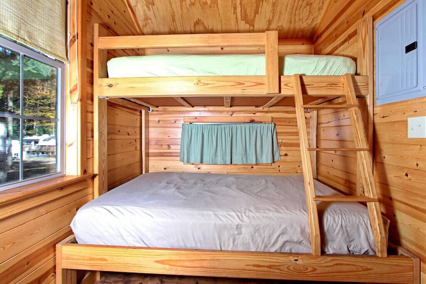 Deluxe Cabin 40 W/ 4 Beds - Pennsylvania