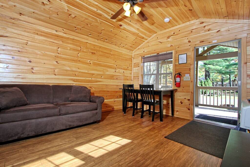 Deluxe Cabin 63 W/ 4 Beds - Greenwood Furnace State Park, Huntingdon