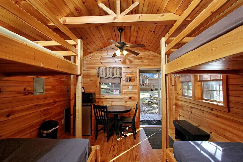 Rustic Cabin 29 W/ 4 Beds - Pensilvania