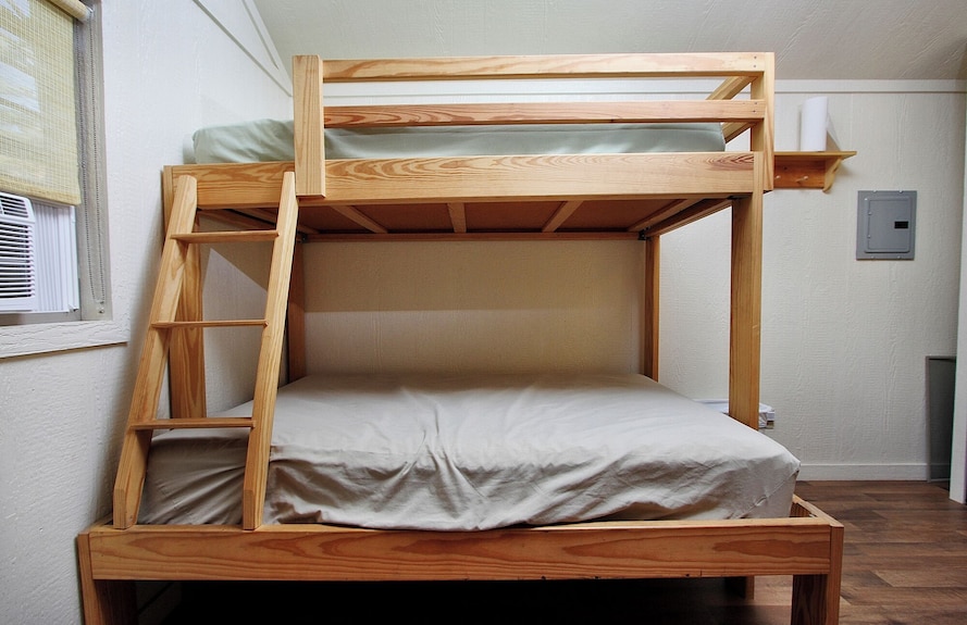 Rustic Cabin 73 W/ 4 Beds - Pennsylvania