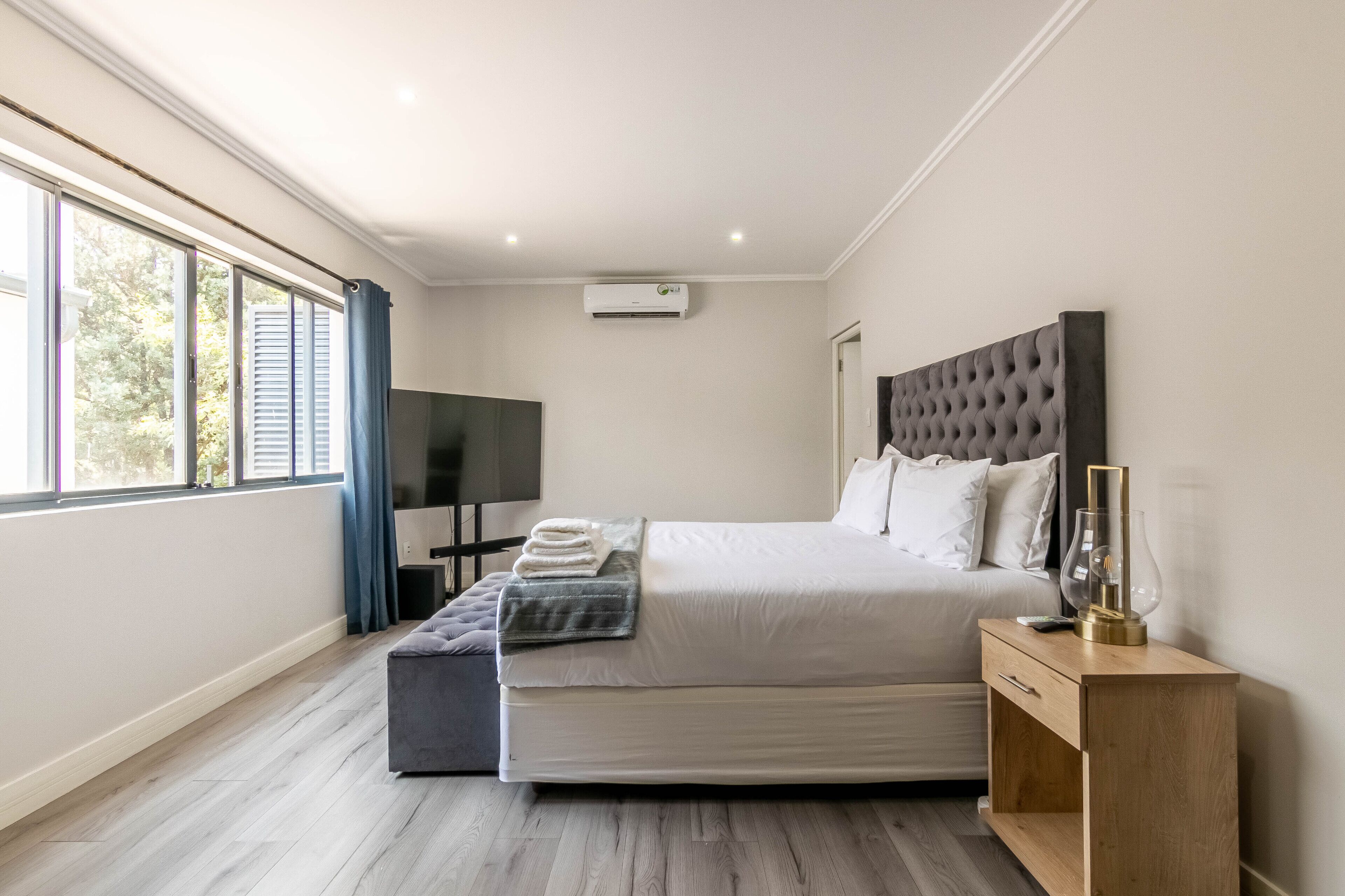 Dúplex Executivo | 3 quartos, cofre no quarto, com mobília individualizada 