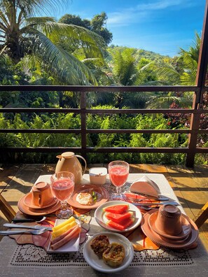 Pequeno-almoço inspirado na cozinha local diário incluído 