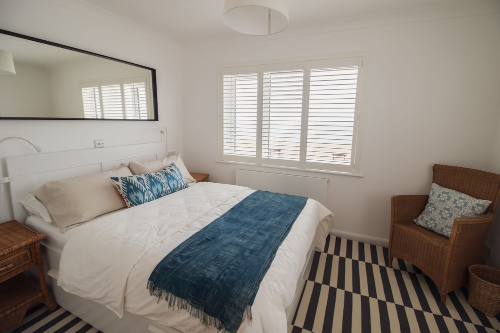 The Beach Box - A Houses That Sleeps 6 Guests In 3 Bedrooms - Seaford