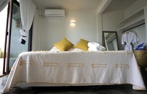Suite-Estúdio Comfort | Roupa de alta qualidade, camas de colchão pillowtop 