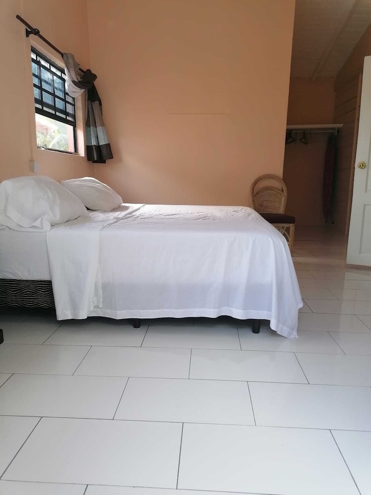 Belle Breeze Cottage - Santa Lucía
