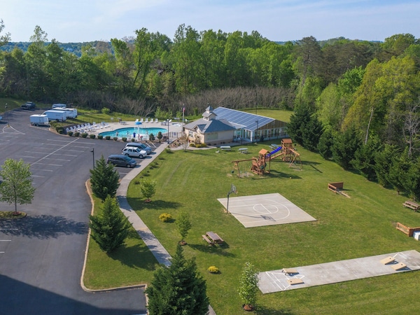 Mountain View Resort - Blue Ridge Mountains