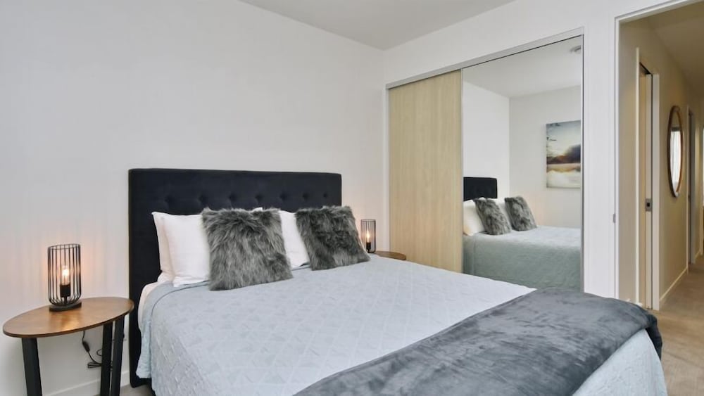 Worcester Terrace Eleven-top Inner City Location - South Island