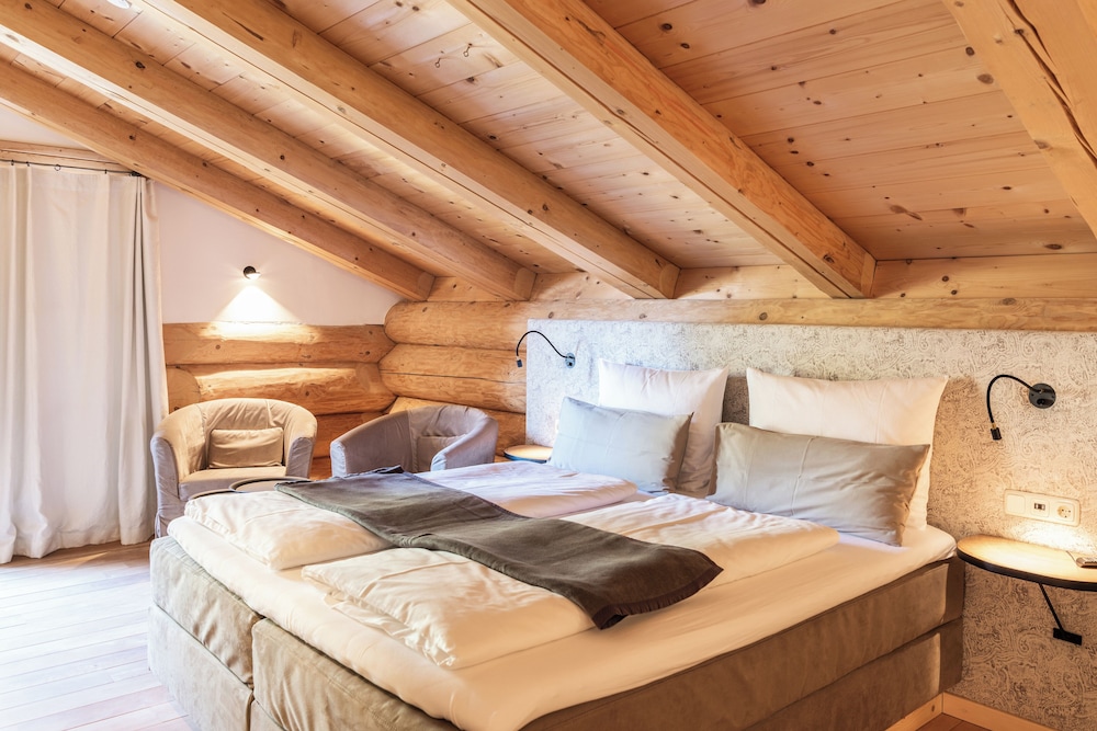 Luxury chalet natural log cabin, 165sqm, 3 bedrooms, 2 bathrooms ...