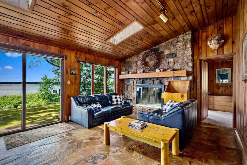 Lakeside Haven At Upper Hay Lake - Minnesota