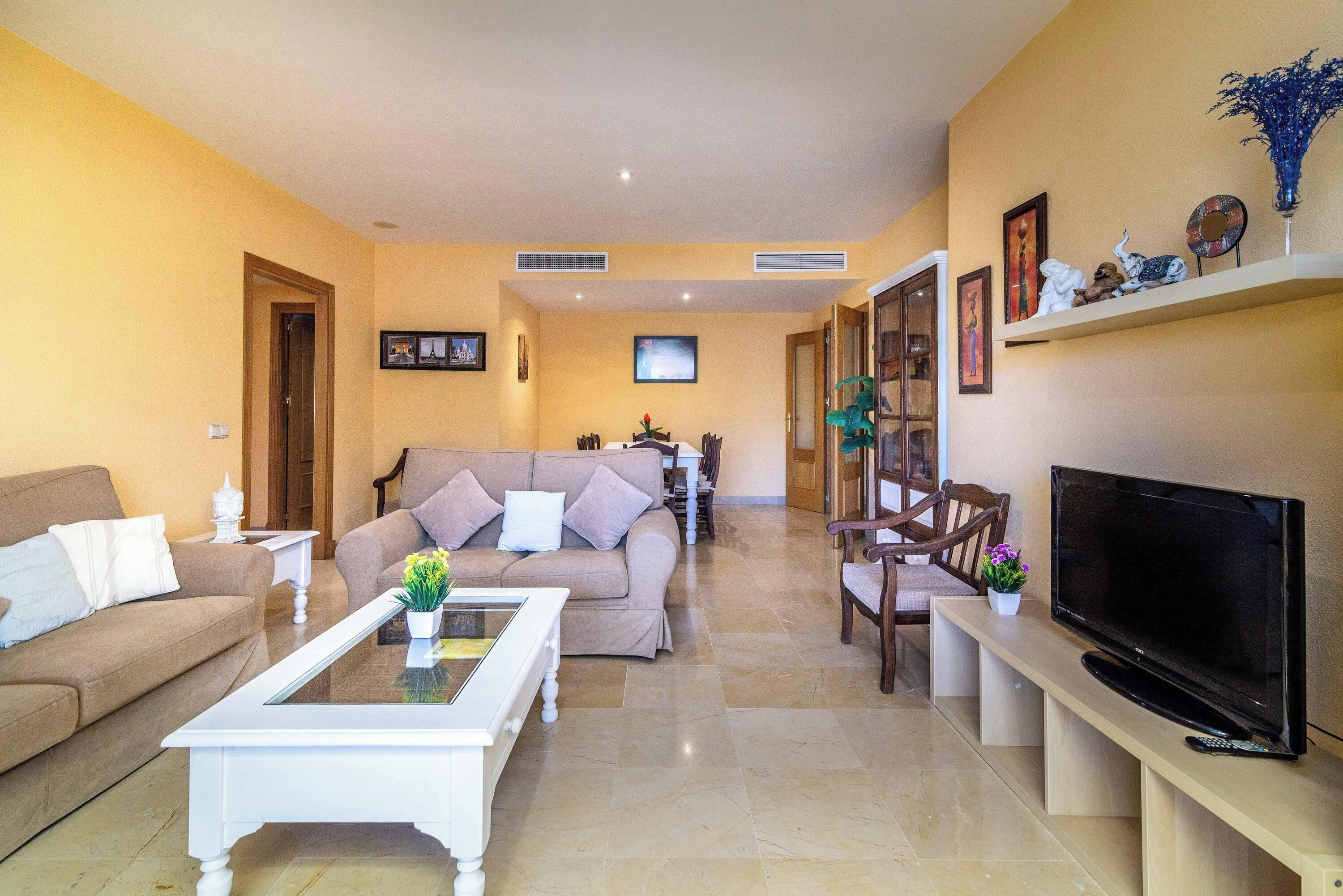 Spacious, Central And Modern Apartment In Marbella - Marbella