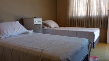Quarto Básico | Wi-fi grátis, roupa de cama fornecida