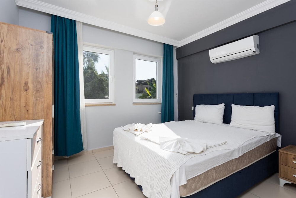 Villa Kaya 1 - Five Bedroom Villa, Sleeps 12 - Ortaca