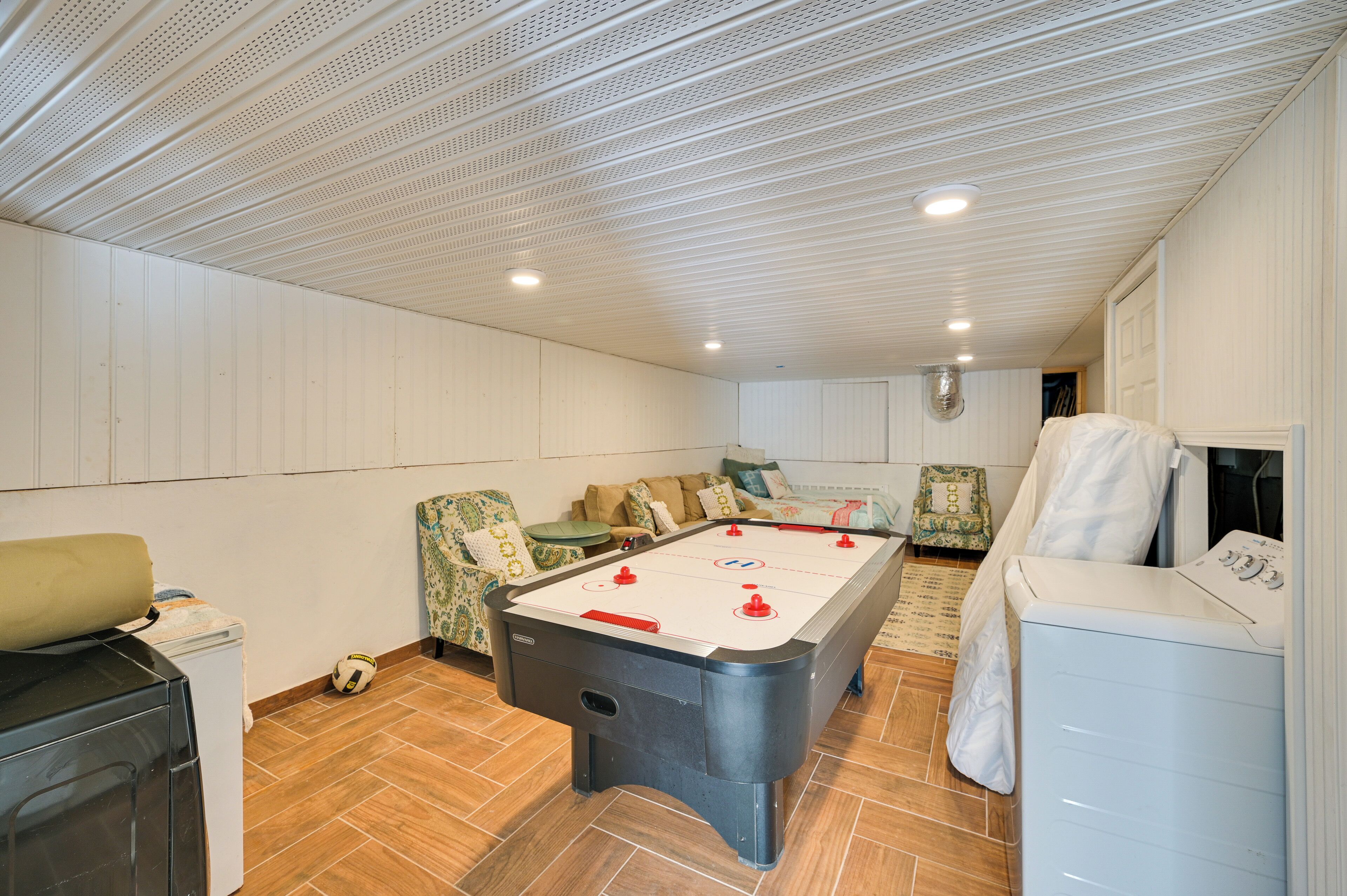 Weymouth Waterfront Getaway W/ Swim Spa & Hot Tub - Boston, MA