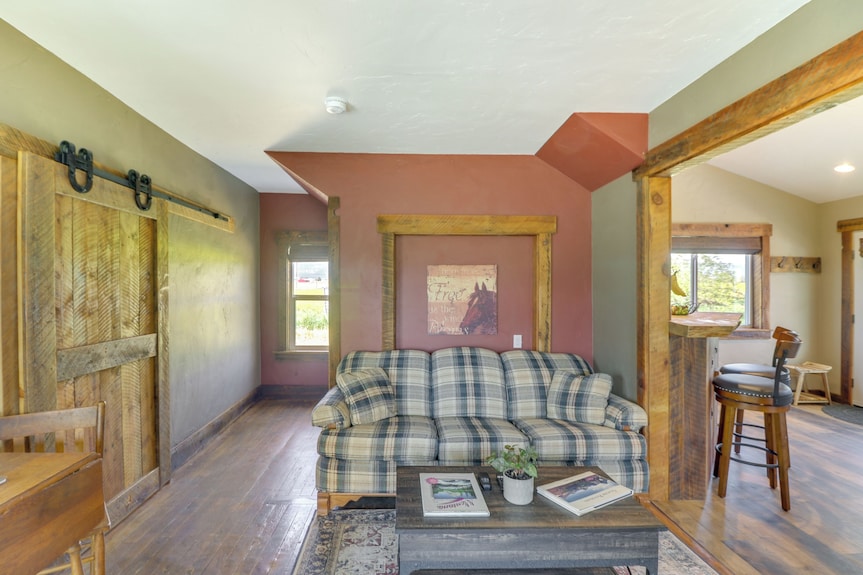 Remodeled Kalispell Farmhouse W/ Mountain Views - Kalispell, MT
