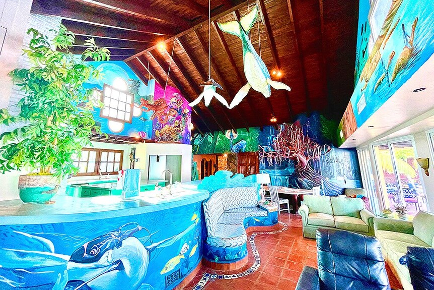 West Bay Beach 9 Bedroom Treasure Castle Sleeps 35 Private Balconies On Water - West Bay