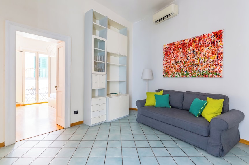 Chiaia Relax On Pedastrian Area - Naples