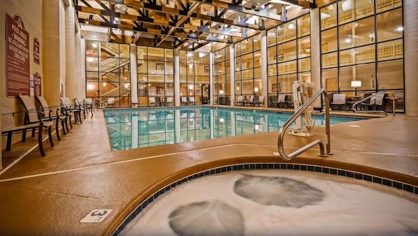 Your Home Away From Home! Free Breakfast, Free Parking, Swimming Pool! - Bryce Canyon City, UT