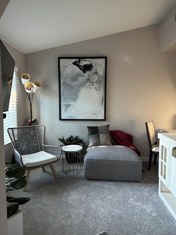 Prestigous Location Within Lbusd. Mid To Long Term Discounts. Views Of Foothills - Irvine, CA