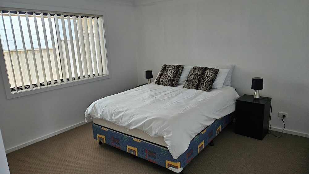 Quintet 1-155 - North Tamworth - Tamworth