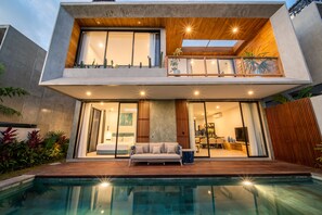 Vila luxo, 3 quartos, para não fumantes, vista para a piscina | Vista para o jardim
