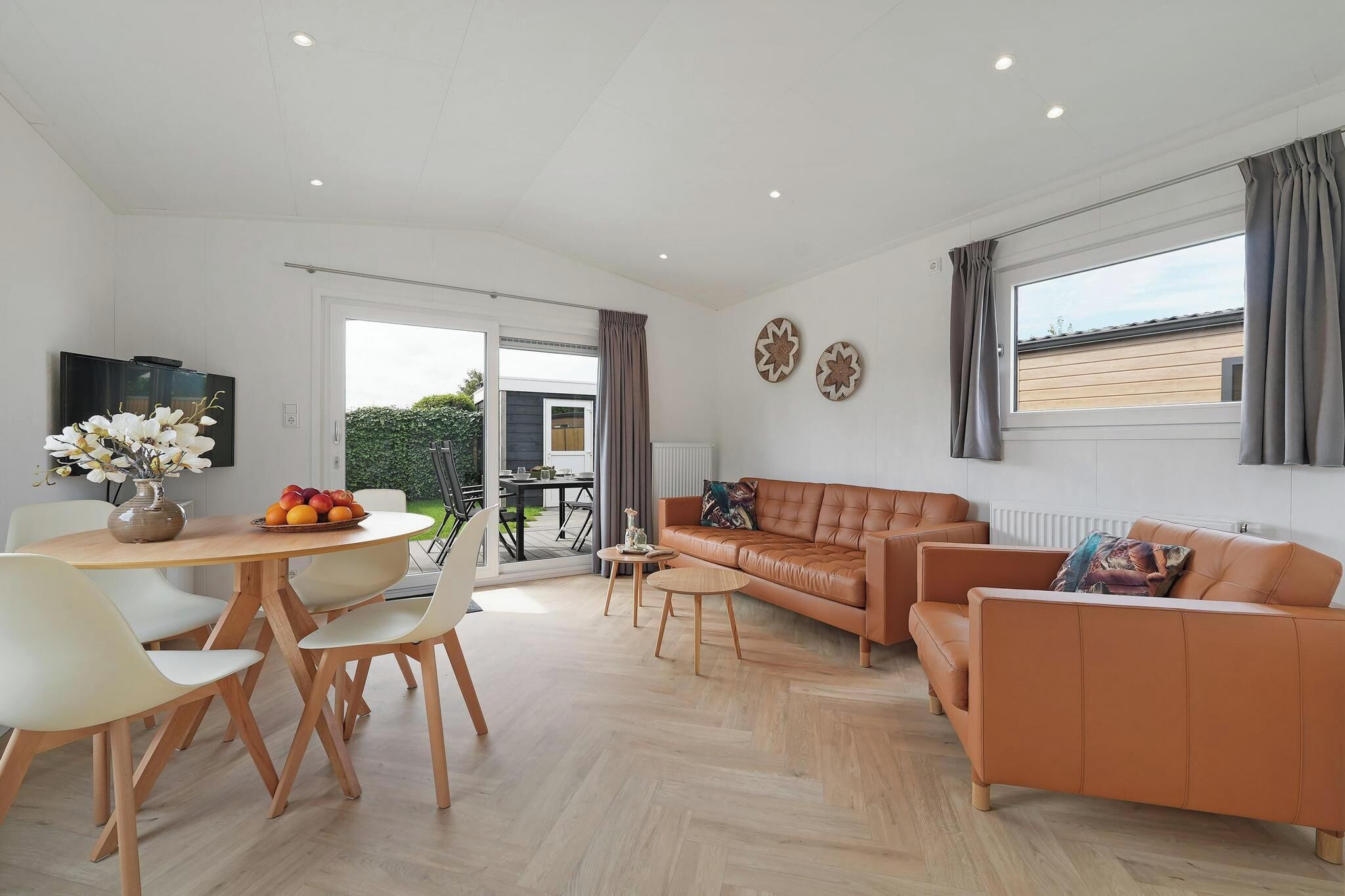 Gemütliches Chalet Mit Veranda Und Großem Garten, In Der Nähe Von Strand Und Düne. - Ellemeet