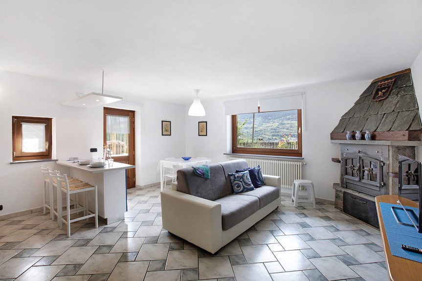 Apartamento 'Casa Sabrina - Blu' Con Vistas A La Montaña, Jardín Privado Y Wi-fi - Aosta