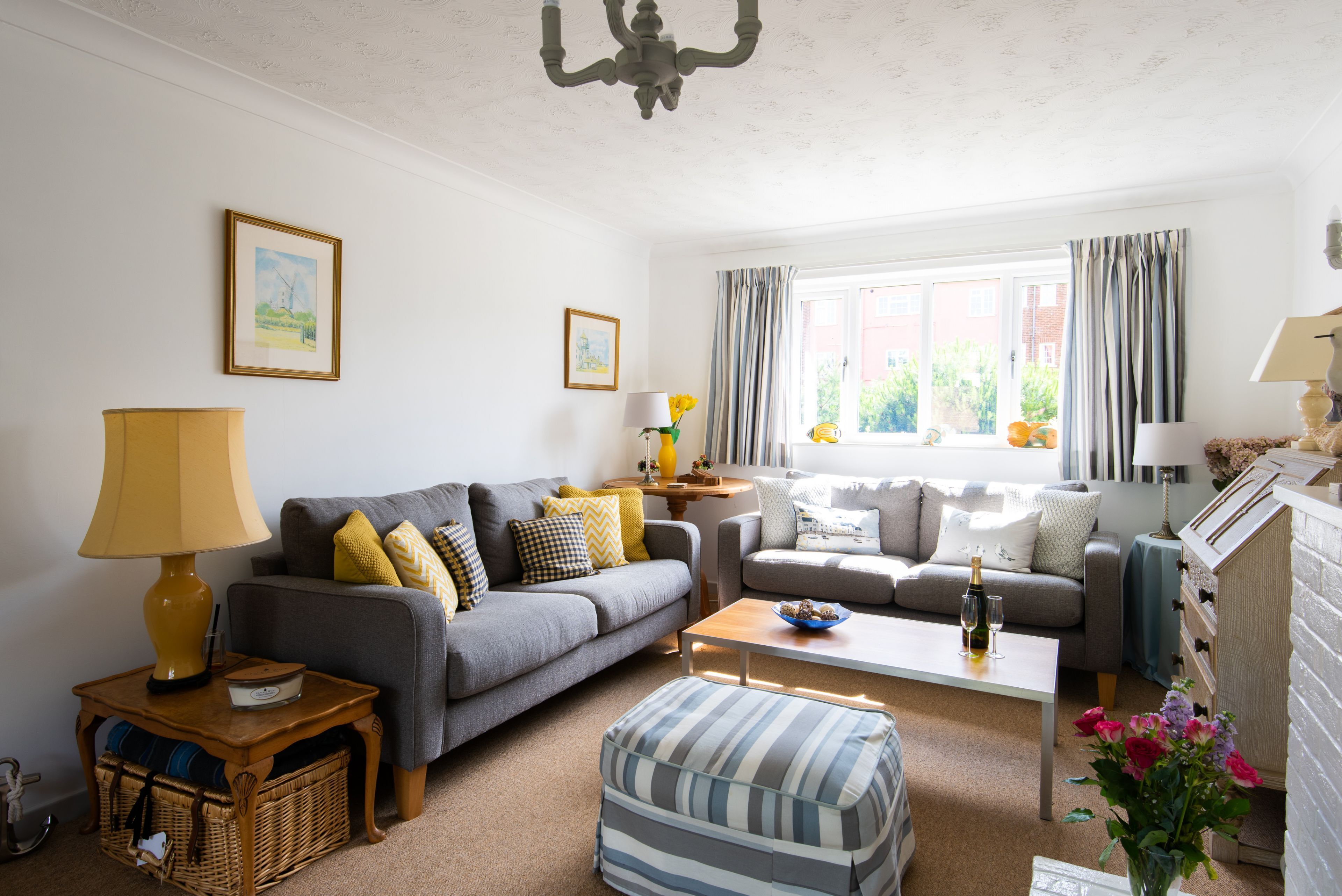 2 Admirals Walk - Sleeps 6 Guests  In 3 Bedrooms - Thorpeness