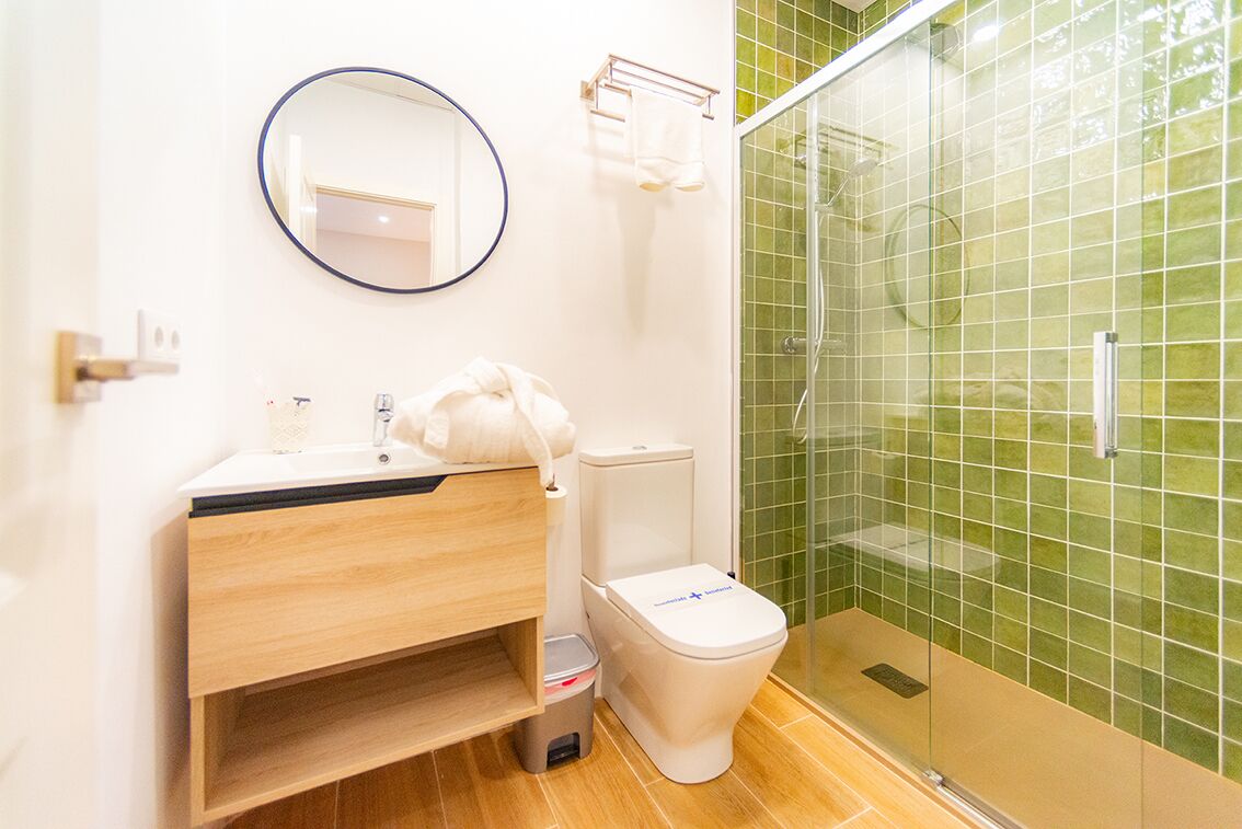 Apartamento superior | Banheiro | Produtos de toalete grátis, secador de cabelo