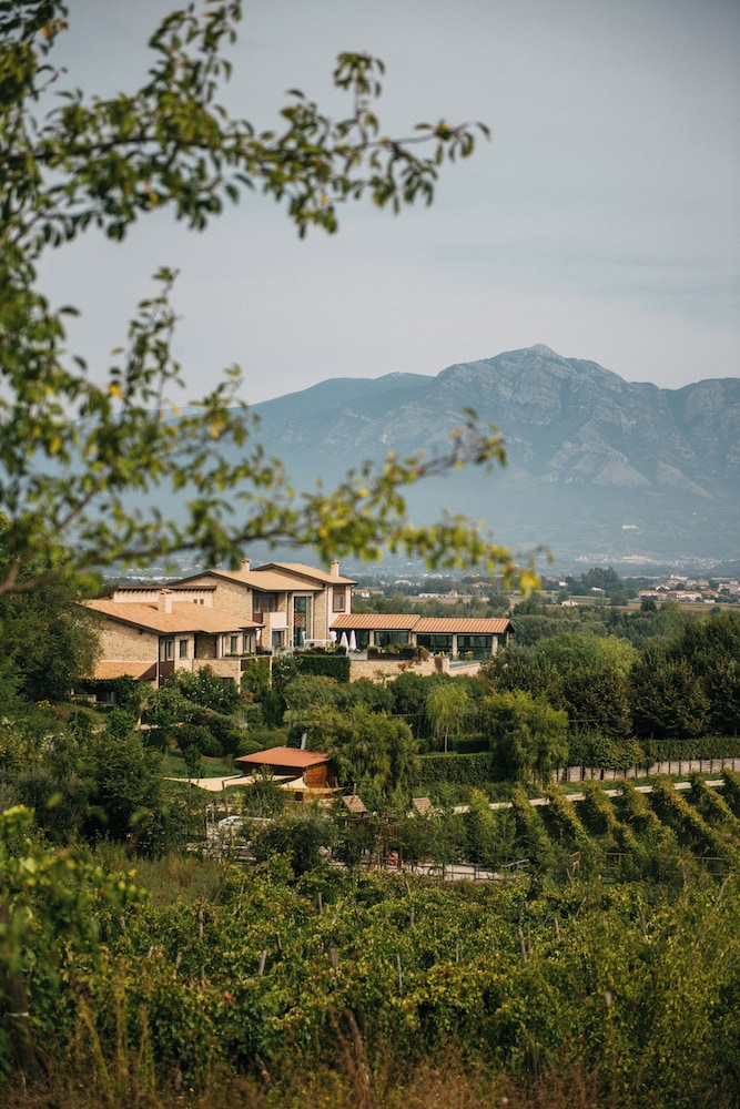 Tenuta Pezzapane - Provincia di Caserta