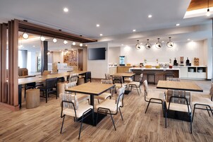 Café da manhã continental grátis todos os dias