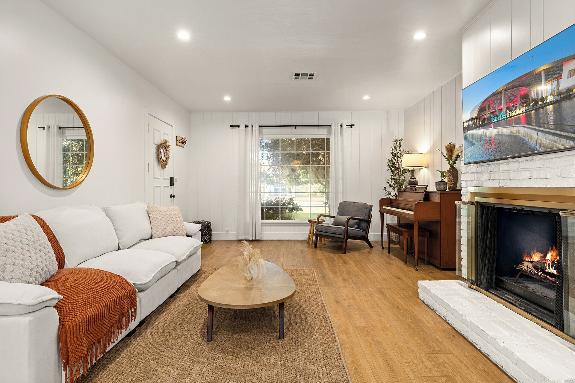 Classic&nbsp;Inglewood Gem 3bed/1bath W/jacuzzi - Gardena, CA