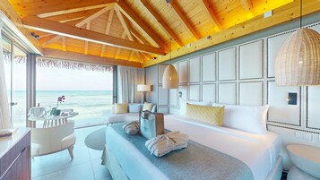 Over Water Villa with Infinity Pool | Minibar, cofre com capacidade para portátil, ferro/tábua de engomar 