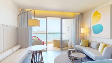 Minibar, cofre com capacidade para portátil, ferro/tábua de engomar 