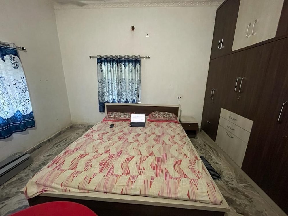 Room In A Home. 10 Minutes To The Baba Baidhyanath Temple - Deoghar