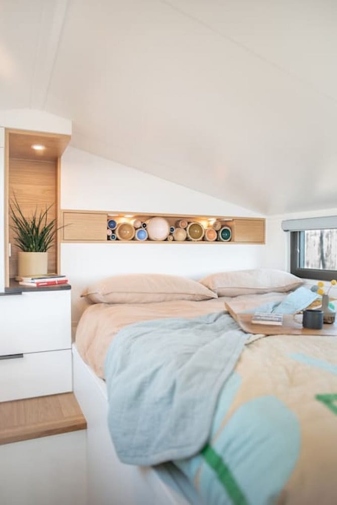 Refuge Bay's Aqua Tiny Home - Luxury Off Grid Escape - Alberta