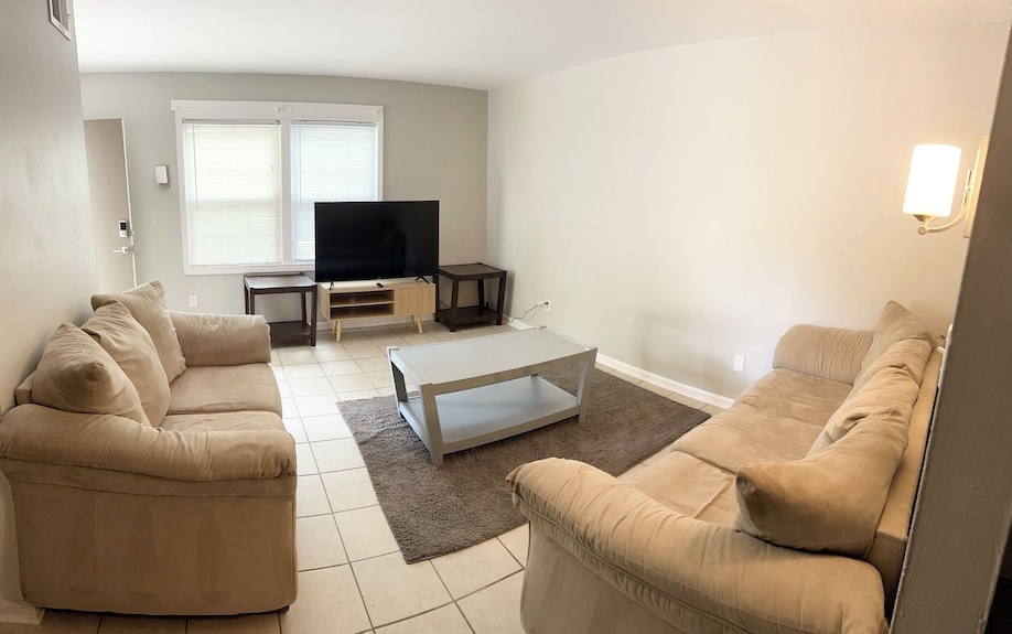 Cozy Getaway Near Downtown 2.0 - 컬럼비아