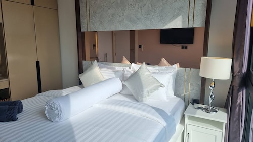 Bo403-great Seaview 1br With 2 Beds/big Balcony - Krabi