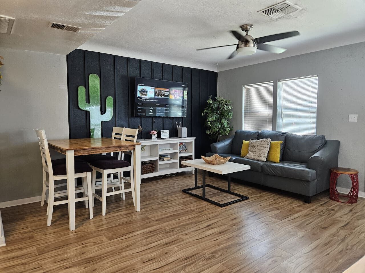 Phoenix Triplex All To Your Self - 