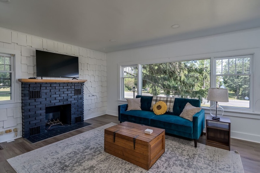 House At K's Motel With Majestic Views Of St. Lawrence River - State of New York