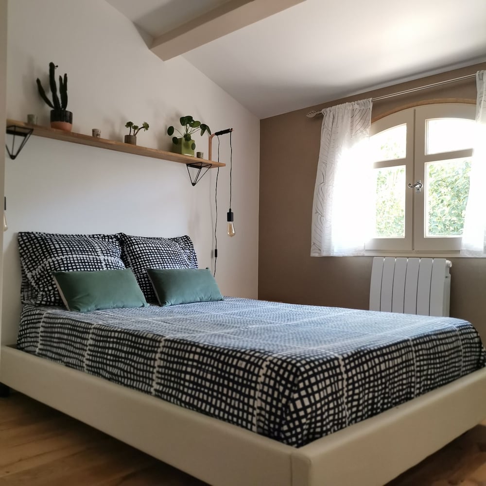 Appartement T2 Dans Villa à La Campagne - La Valette-du-Var