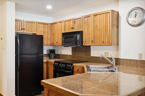 Apartamento em Condomínio Fechado, 1 quarto | Cozinha privada