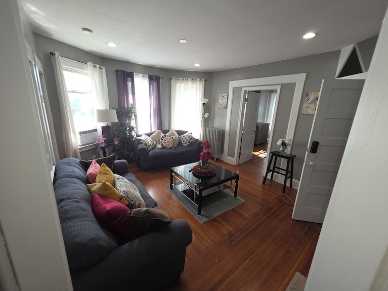 Downtown And Secluded - Shenipsit Lake, CT