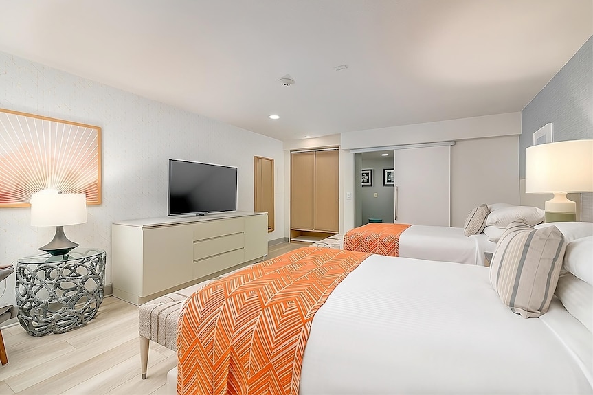 Best Place To Stay In Carlsbad! Beachfront Property With Outdoor Pool - Oceanside, CA