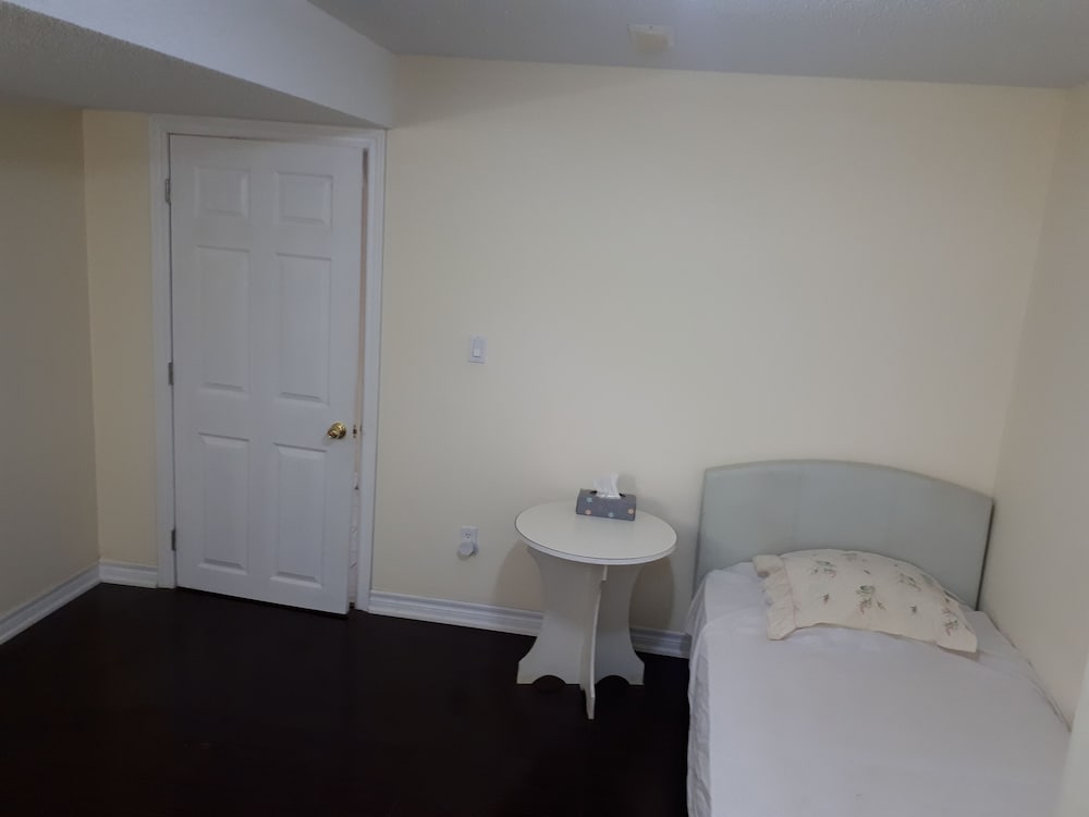 Cozy Living In Basement Room On A Budget - Markham
