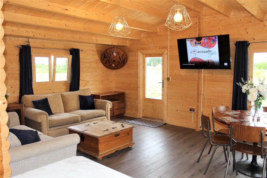 Inviting 3-bedroom Lodge In Ashton Under Hill - Evesham