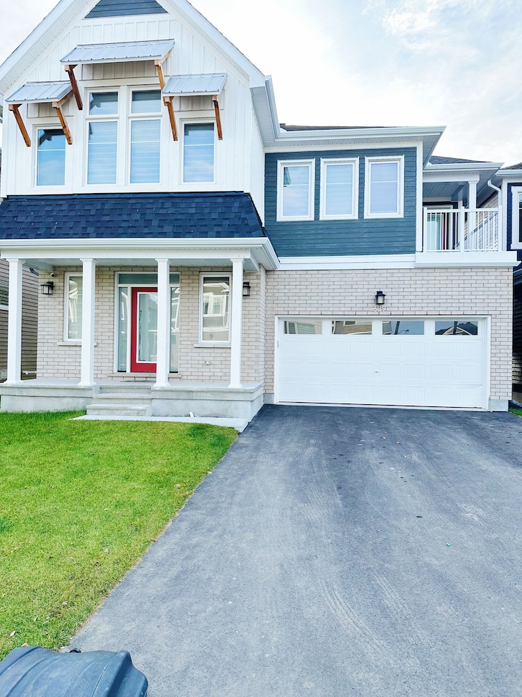 Beautiful Rooms With Netflix - Ottawa