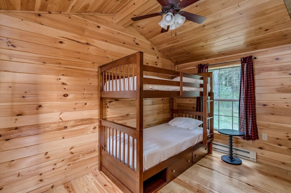 Cozy Rustic Cabin - 1000 Islands Getaway - Grass Point State Park, Alexandria Bay