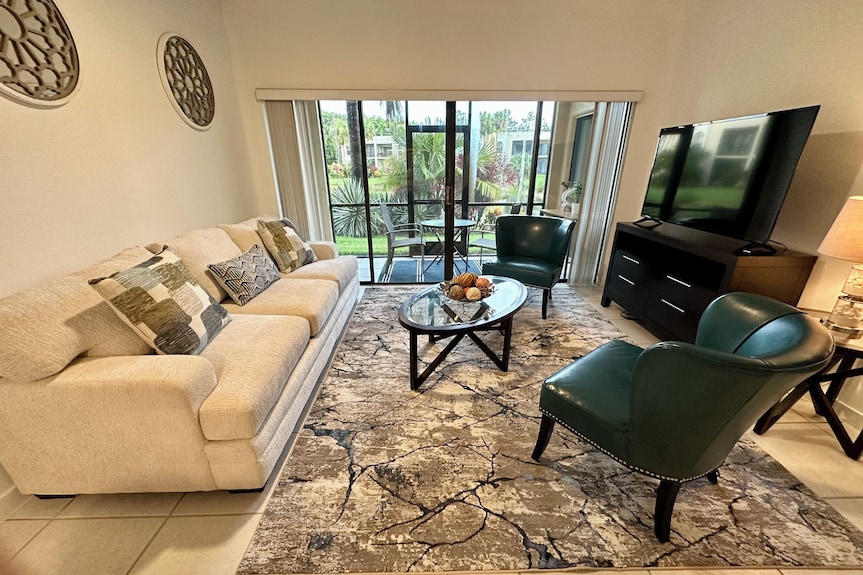 Awesome Apartment Near The Beach - Naples, FL