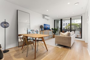 Apartamento Deluxe | Refeições no quarto